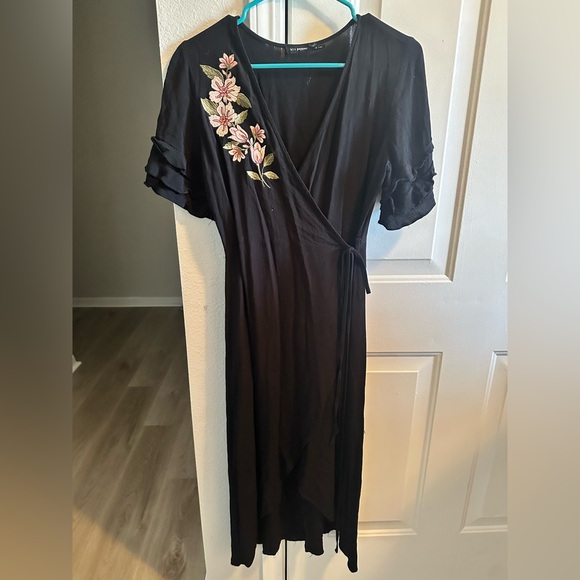 Blu Pepper | Dresses | Blu Pepper Black Floral Embroidered Midi Wrap ...
